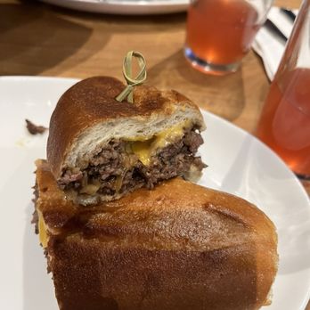 THE BLIND RHINO - Updated December 2025 - 13 Photos - 21 Daniel St ...