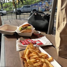 HAYES BURGER - Updated June 2025 - 489 Photos & 434 Reviews - 2060 ...