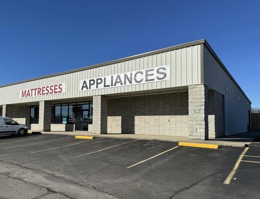 417 OUTLET - Updated January 2026 - 10 Photos - 1825 W Grand St, Springfield, Missouri ...