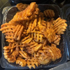 WINGS @ MAPLE - Updated June 2026 - 15 Photos & 28 Reviews - 205 St ...