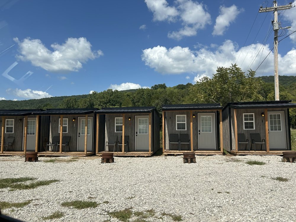 BIGMOUTH CAVE RETREAT - Updated September 2025 - 444 Charlie Roberts Rd ...