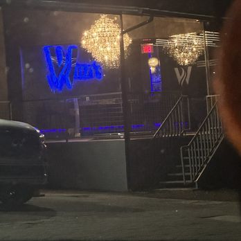 WEEZY’S - Updated December 2024 - 118 Photos & 50 Reviews - 200 Bennett ...