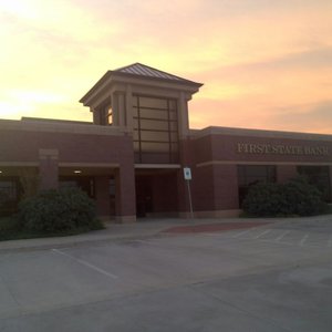 FIRST FINANCIAL BANK - Updated December 2025 - 12 Reviews - 3300 S 14th ...