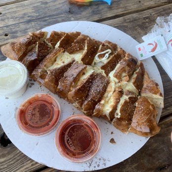 THE CLAMDIGGERS LOUNGE & PIZZERIA - Updated October 2025 - 102 Photos ...