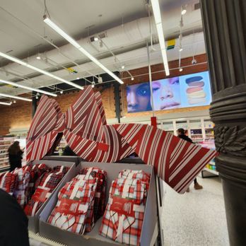 TARGET - Updated September 2025 - 93 Photos & 21 Reviews - 600 Broadway ...