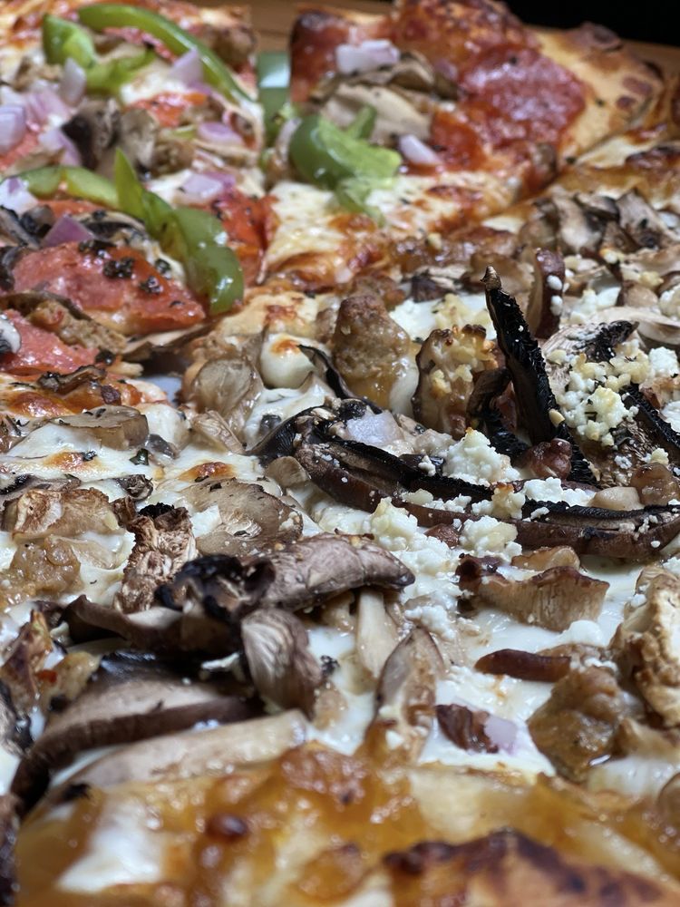 ZEEKS PIZZA - Updated July 2025 - 135 Photos & 256 Reviews - 6459 ...