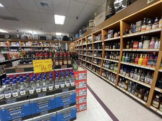 SUMNER LIQUOR STORE - Updated May 2024 - 908 Alder Ave, Sumner ...