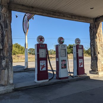 PETRIFIED WOOD GAS STATION - 600-898 US 287, Decatur, Texas - Gas ...