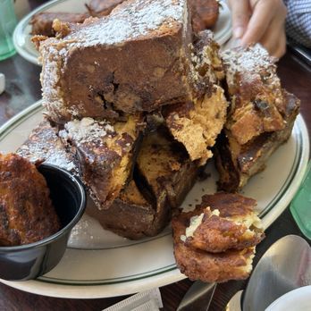 FAMOUS 4TH STREET DELICATESSEN - Updated February 2025 - 1294 Photos ...