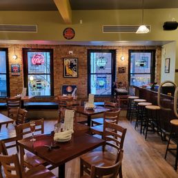 HOPLEAF BAR - Updated October 2025 - 1274 Photos & 2381 Reviews - 5148 ...