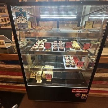 REVOLUTIONARY LOUNGE & CAFE - Updated April 2025 - 121 Photos & 145 ...