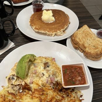 OFF STREET CAFE - Updated December 2024 - 4979 Photos & 3746 Reviews ...