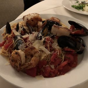 BEMUS POINT INN - 84 Photos & 64 Reviews - American (New) - 4958 Main ...