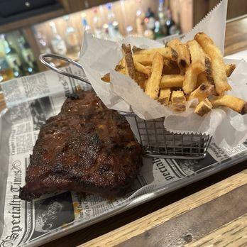 OBAL’S INN - Updated November 2025 - 68 Photos & 87 Reviews - 439 Broad ...