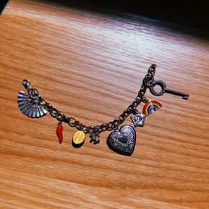 COLOR ME MINE - Updated December 2025 - 14 Photos - 654 N Larchmont ...