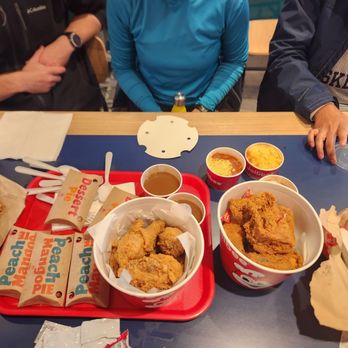 JOLLIBEE - Updated August 2025 - 92 Photos & 46 Reviews - 3820 Rainier ...