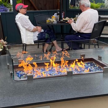 THE MONARCH PUB & RESTAURANT - Updated 05/2025 - 217 Photos & 299 ...