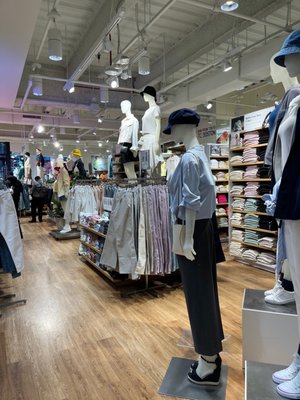 UNIQLO - Updated June 2025 - 50 Photos & 32 Reviews - 341 Newbury St ...