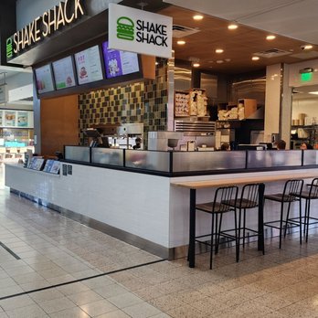 SHAKE SHACK WESTFIELD PLAZA BONITA - Updated December 2025 - 56 Photos ...