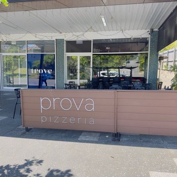 Prova pizzeria store