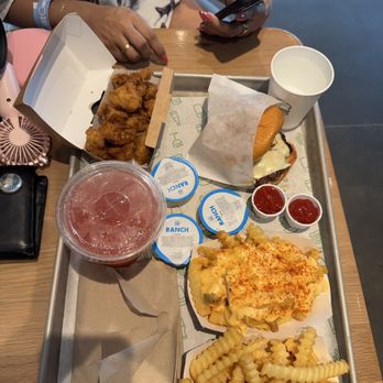 SHAKE SHACK PASADENA - Updated September 2025 - 553 Photos & 431 ...