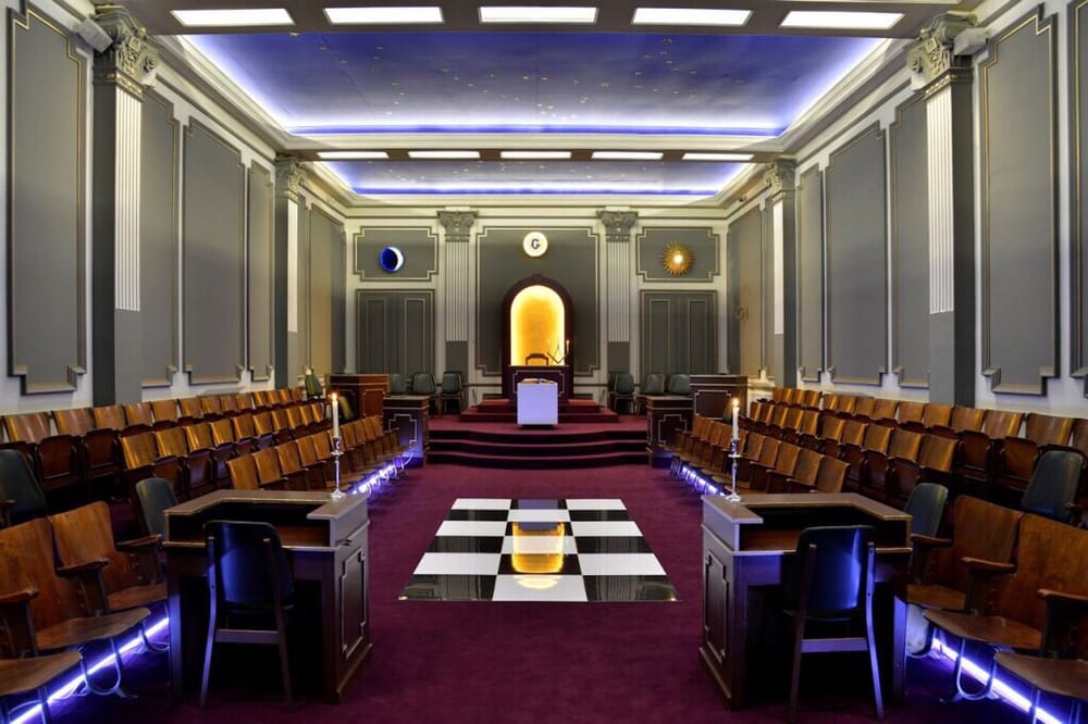 CHEVALIER RAMSAY LODGE N.4 - Updated June 2024 - Schaerbeek, Région de ...