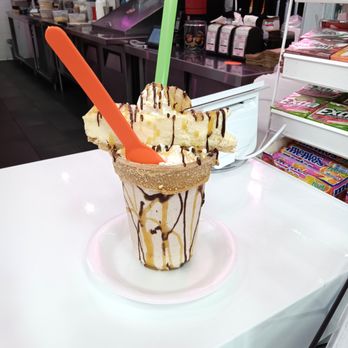 SCOOPS ICE CREAM & MILKSHAKE BAR - Updated December 2025 - 93 Photos ...
