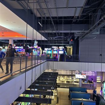 DAVE & BUSTER’S SCHAUMBURG - Updated December 2025 - 85 Photos & 30 ...