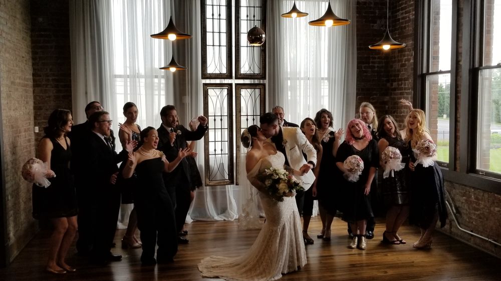 THE NEIDHAMMER - Updated July 2025 - 13 Photos - 2104 E Washington St ...