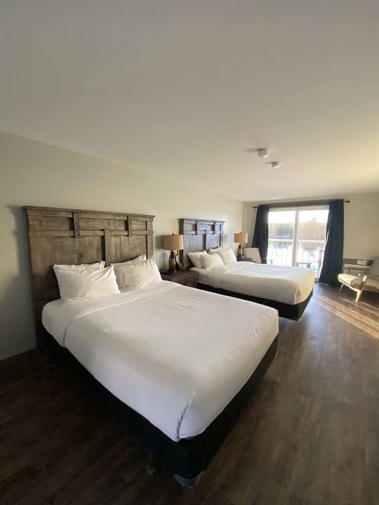 Lake Bomoseen Lodge, Bomoseen | Roadtrippers