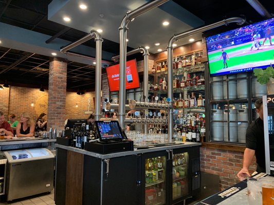 CHUCK LAGER - AMERICA’S TAVERN - 95 Photos & 157 Reviews - 4500 New ...