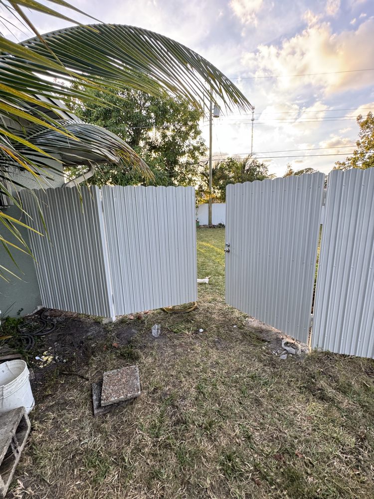 GENESIS GATES - Updated October 2025 - 131 Photos - 5800 Lakeshore Dr ...