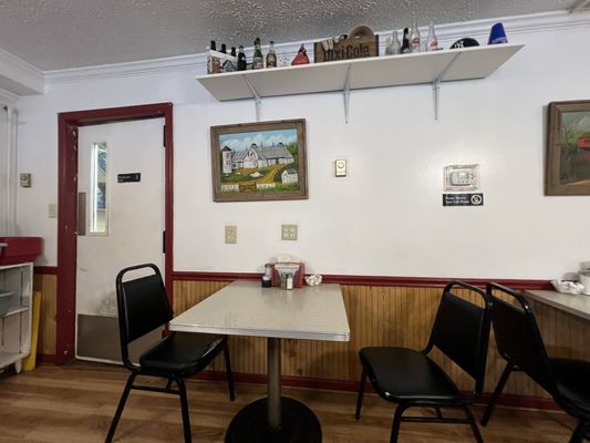 BONNIE’S AT THE RED BYRD - Updated December 2025 - 35 Photos & 85 ...