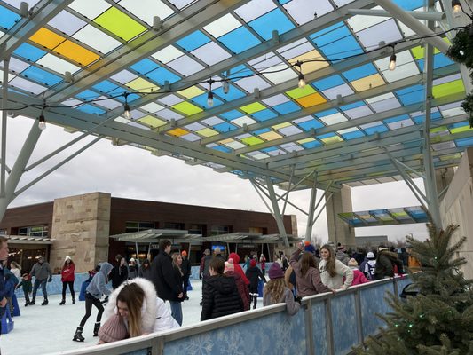 ICE RINK AT SUMMIT PARK - Updated December 2025 - 4335 Glendale Milford ...