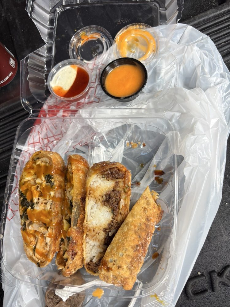 WORLD FAMOUS EGG ROLL - Updated December 2025 - 52 Photos & 26 Reviews ...