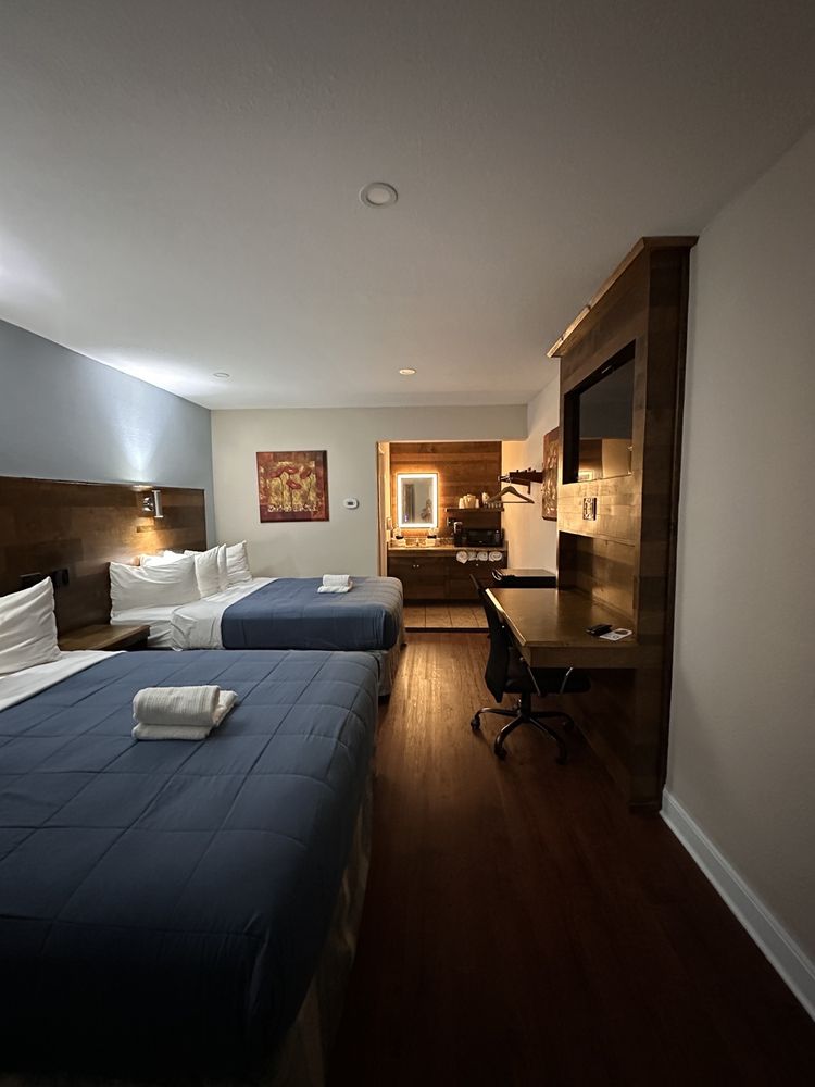 SOUTHERN OAKS INN - Updated December 2025 - 135 Photos & 175 Reviews ...