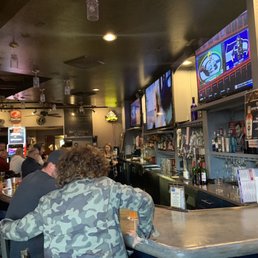 SIDELINES TAVERN & GRILL - Updated December 2025 - 80 Photos & 204 ...