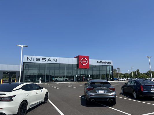 AUFFENBERG NISSAN - Updated November 2025 - 48 Photos & 61 Reviews ...