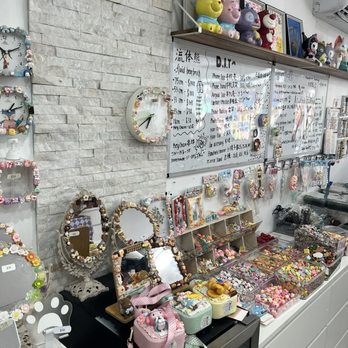 MONSTER DIY STUDIO - Updated December 2025 - 157 Photos & 44 Reviews ...