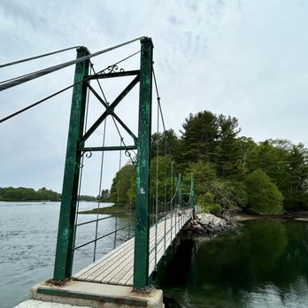 WIGGLY BRIDGE - Updated January 2026 - 93 Photos & 26 Reviews - 30 ...