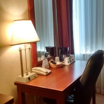 HOLIDAY INN EXPRESS TORONTO DOWNTOWN - Updated December 2024 - 98 ...