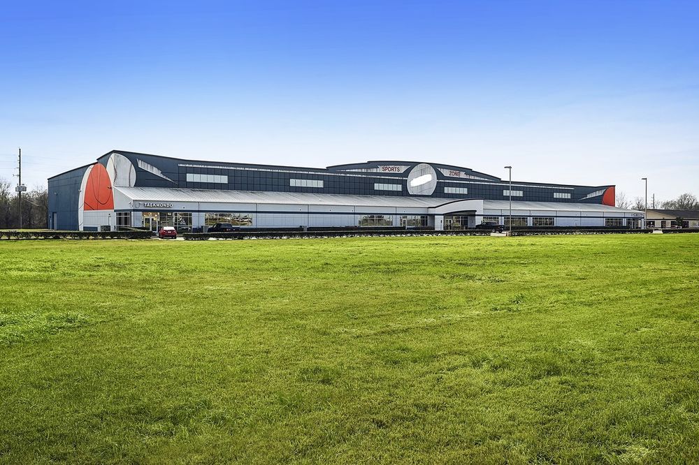 THE DUB SPORTS ZONE - Updated January 2026 - 727 Plantation Dr ...