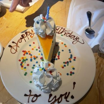 THE CHEESECAKE FACTORY - Updated August 2024 - 2920 Photos & 1741 ...