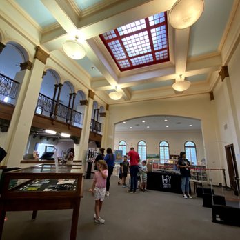 HEIGHTS NEIGHBORHOOD LIBRARY - Updated October 2025 - 34 Photos & 34 ...