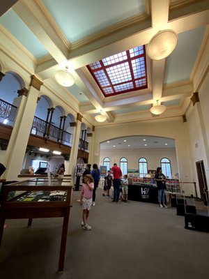 HEIGHTS NEIGHBORHOOD LIBRARY - Updated October 2025 - 34 Photos & 34 ...