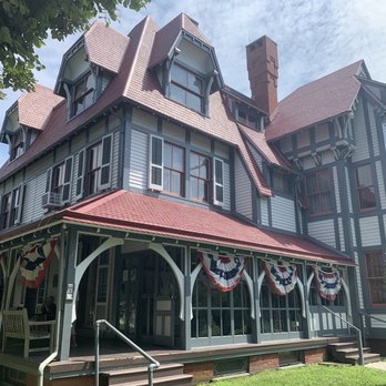 EMLEN PHYSICK ESTATE - Updated August 2025 - 121 Photos & 33 Reviews ...