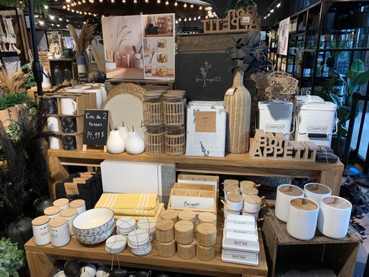 BOUCLAIR - Updated December 2025 - 12 Photos - 1040 Rue Wellington ...