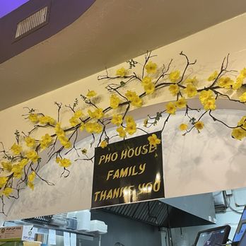 PHO HOUSE - Updated February 2025 - 18 Photos & 23 Reviews - 6 S Main ...