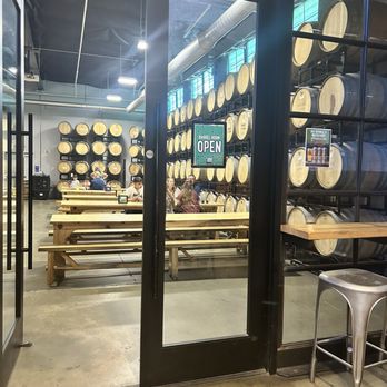 URBAN ROOTS BREWING & SMOKEHOUSE - Updated July 2024 - 1703 Photos ...