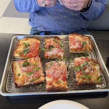 PIZZA PAYAA - Updated November 2024 - 53 Photos & 80 Reviews - 107 E ...